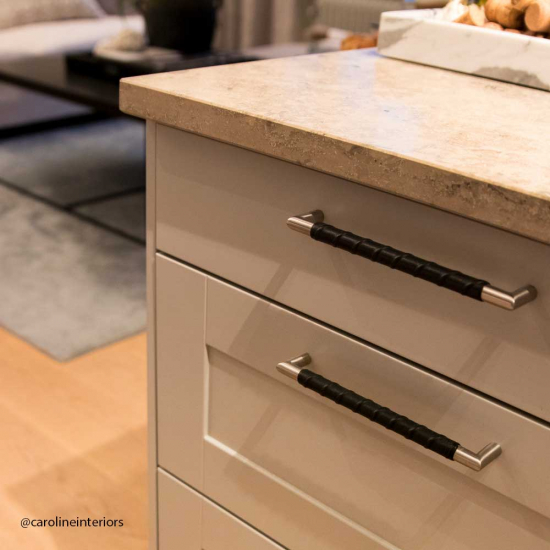 Håndtak Norma 12 - Rustfrit Stål/Brunt Lær | Beslagonline.no